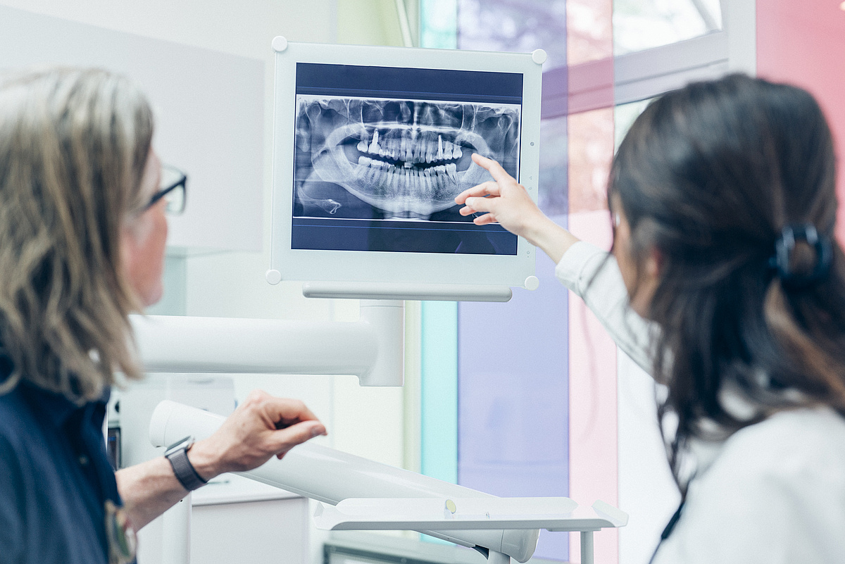 Wurzelbehandlung mit einem Kofferdam – welche Vorteile hat die Methode?